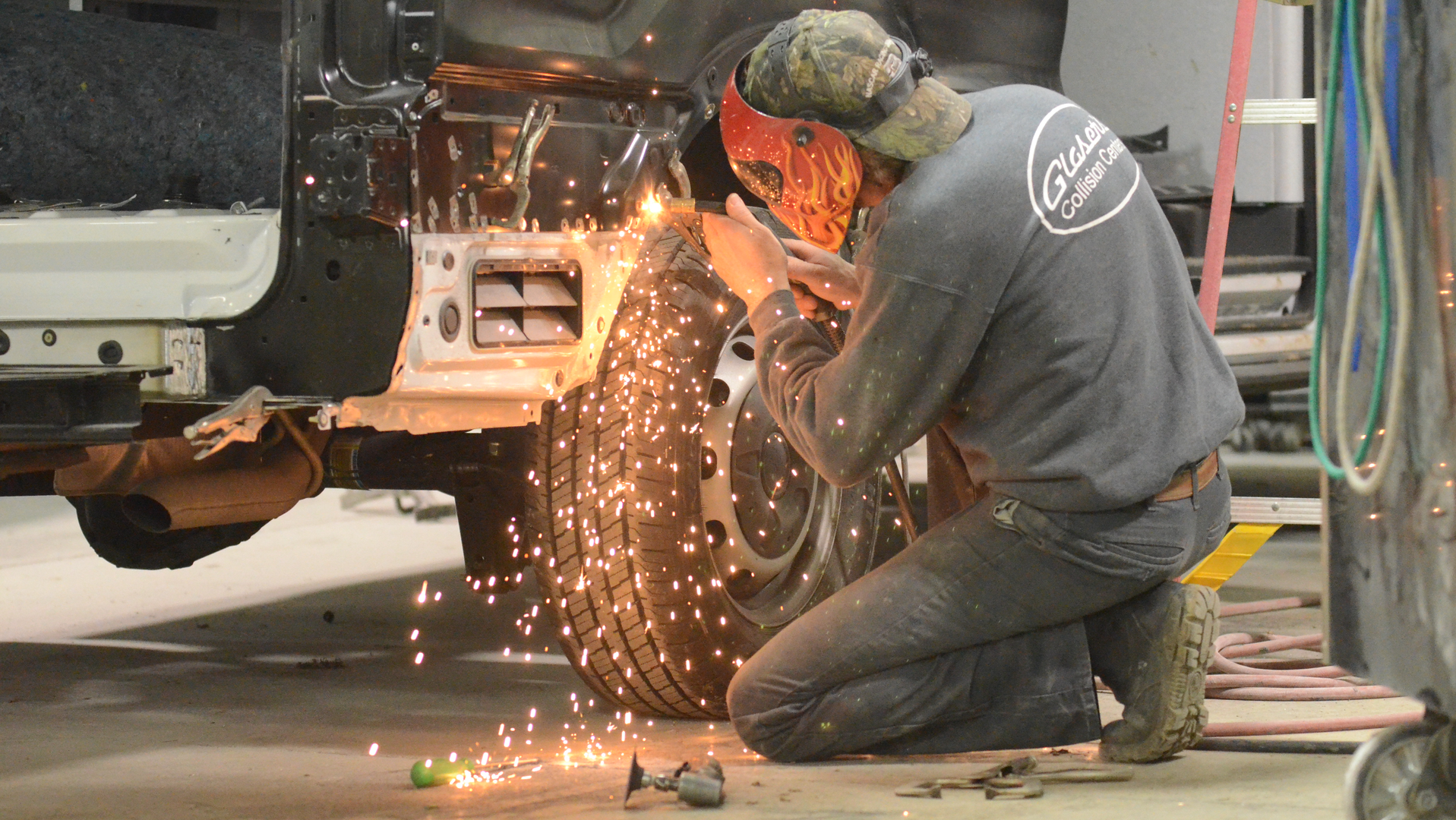 Auto Body Technician in Louisville, Kentucky, Celebrates Quarter ...